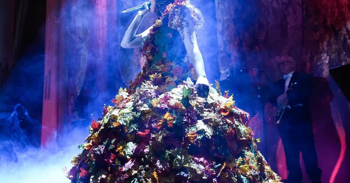 Katy Perry sur scène lors de la soirée BAZAAR Icons du magazine Harper ...