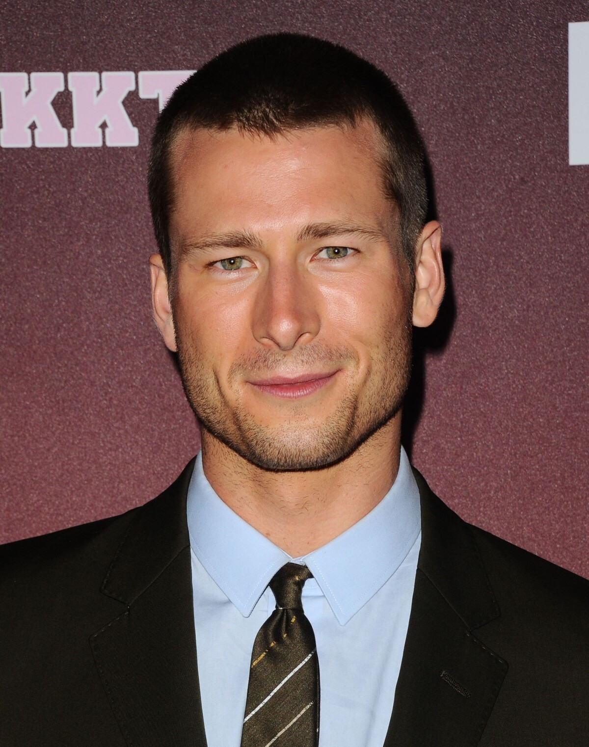 Photo : Glen Powell à la première de la série "Scream Queens" à Los ...