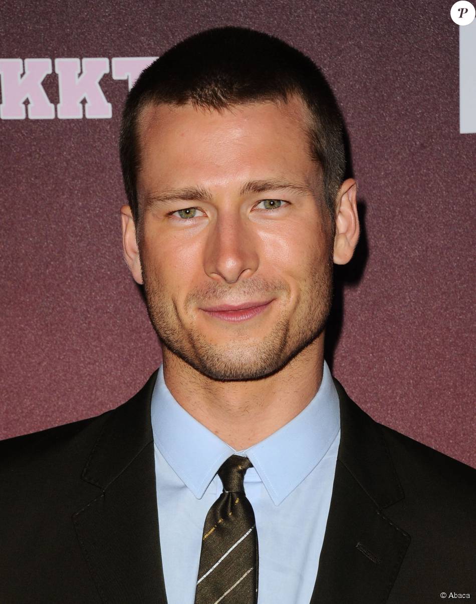 Glen Powell à la première de la série Scream Queens à Los Angeles, le ...