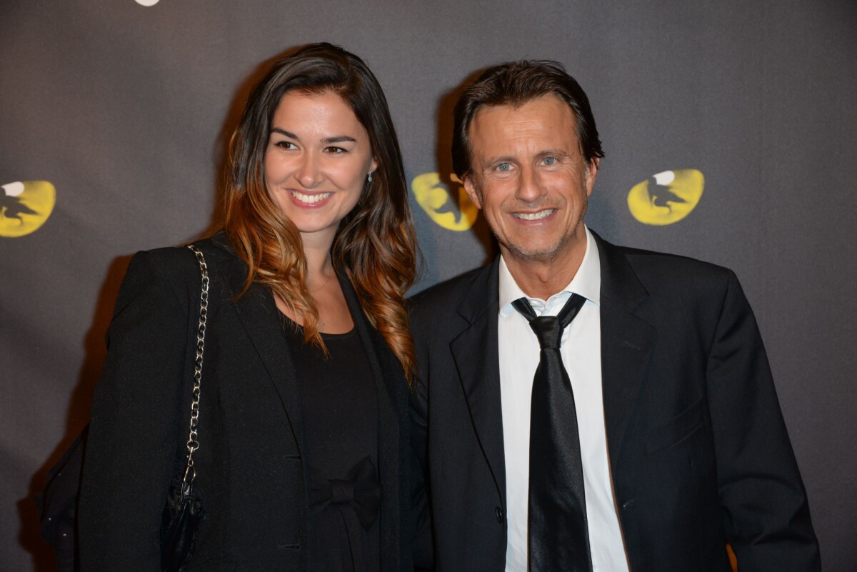 Photo : Vincent Perrot et sa compagne Virginie - Première de la comédie ...