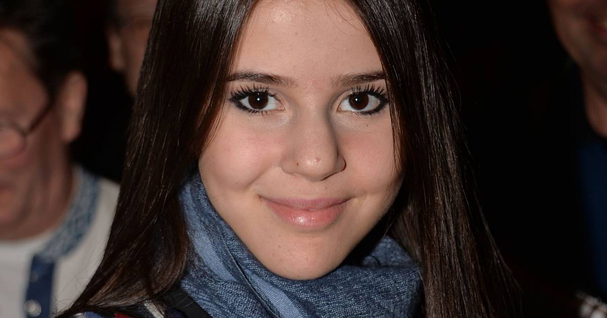 La chanteuse Marina Kaye quitte les studios de la radio RTL où elle ...