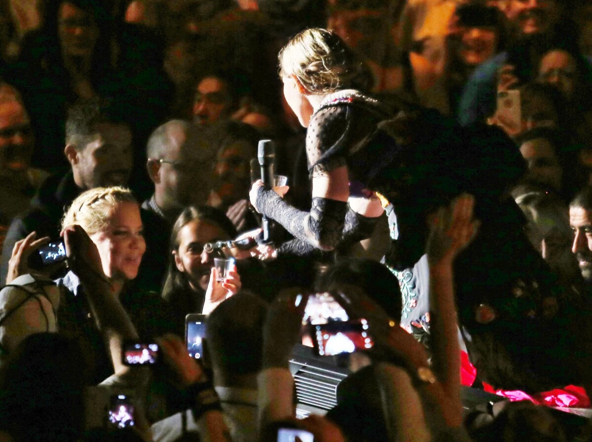 Photo : Madonna offre un shot de tequila à Amy Schumer pendant son ...