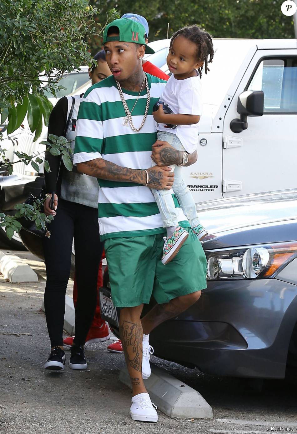 Tyga et son fils King Cairo à Los Angeles, le 18 octobre 2015. - Purepeople