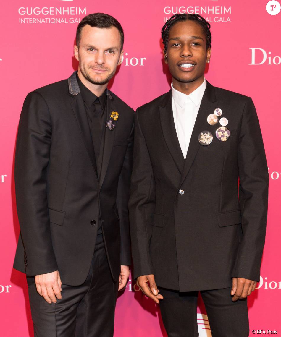 Kris Van Assche et A$AP Rocky lors du dîner de bienfaisance lors du ...
