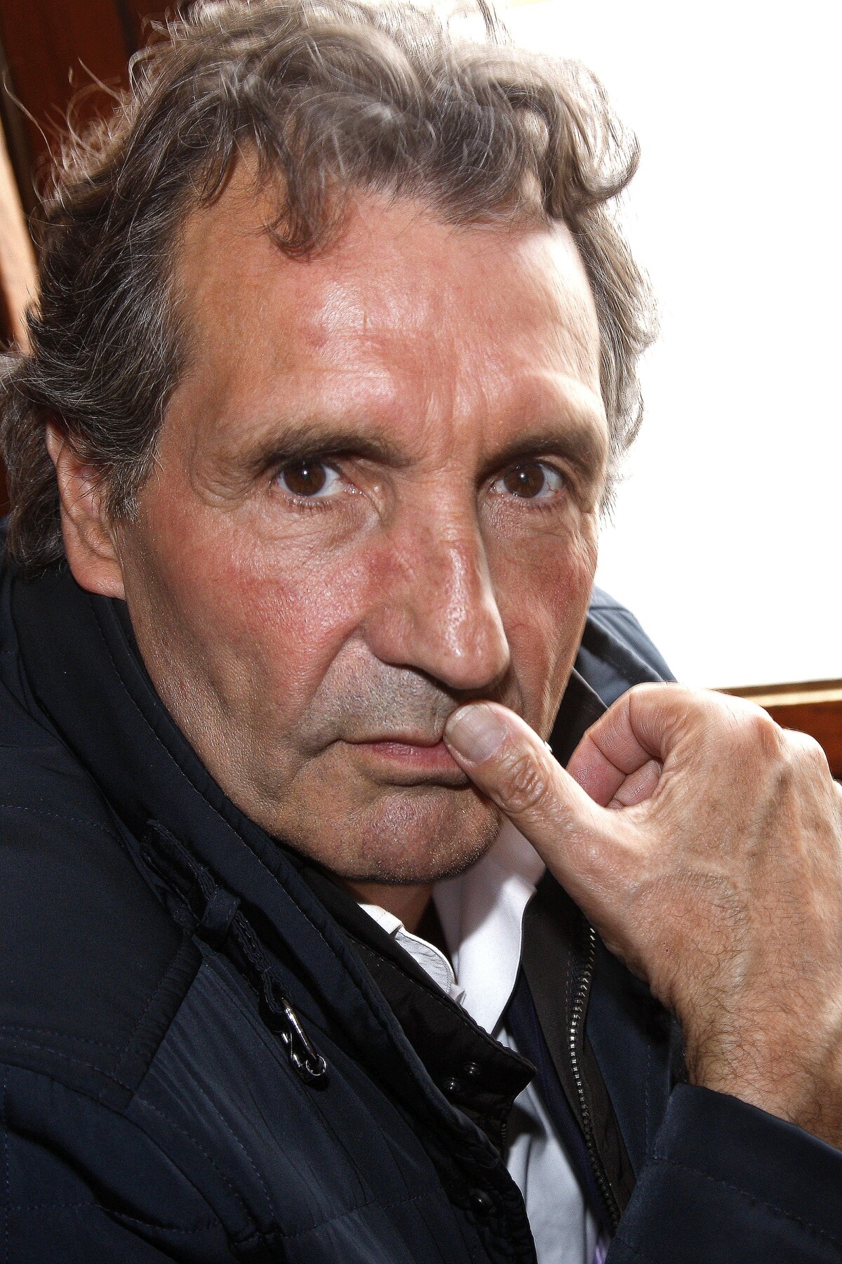 Photo : Jean-Jacques Bourdin - Portrait de célébrités à Paris le 15 mai ...