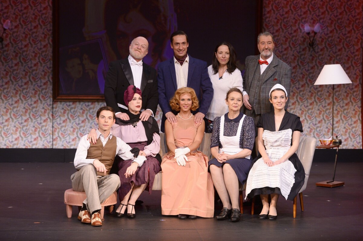 Photo : Emmanuel Suarez, Lorie (Laure Pester) , Claire Mirande, Cécile ...