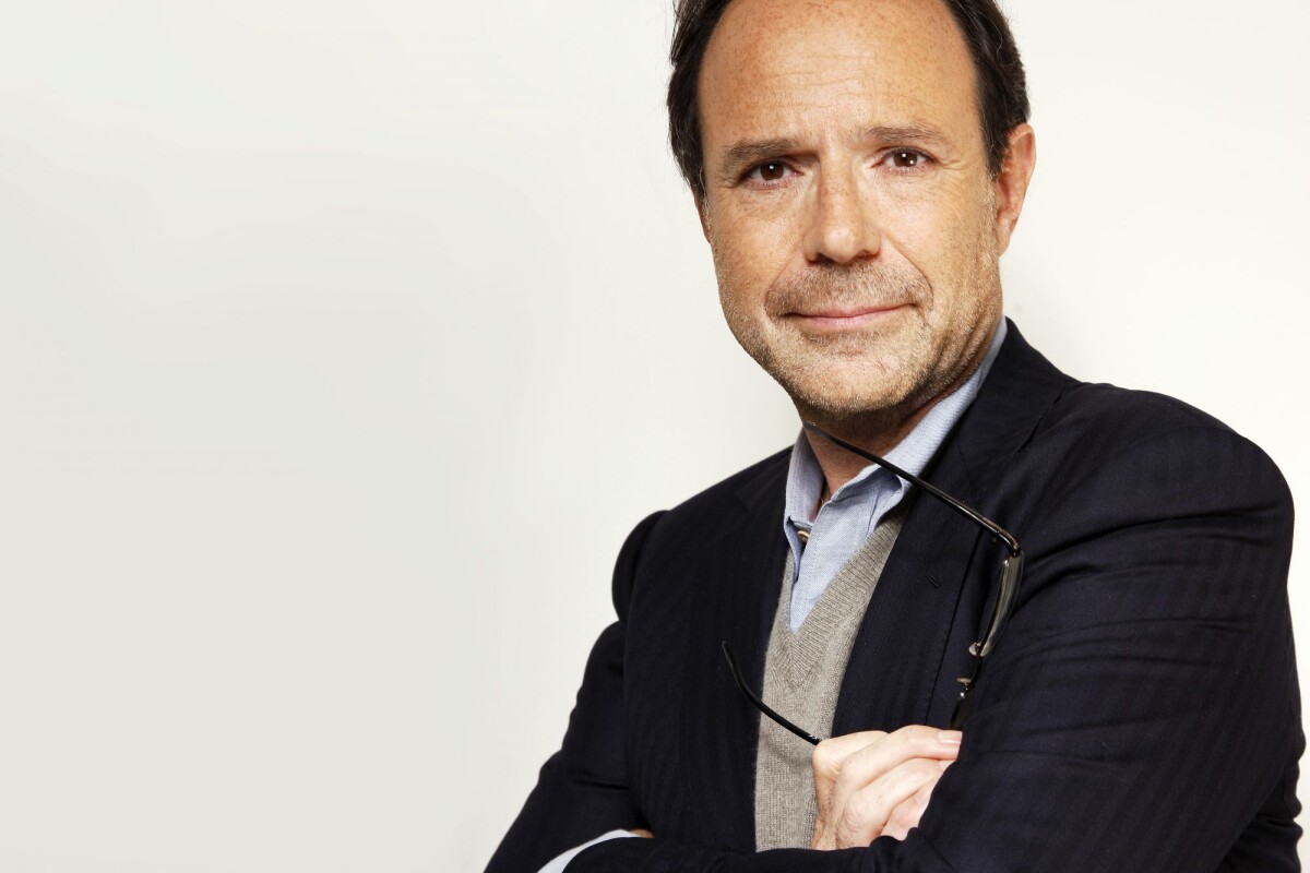 Photo : Portrait de Marc Levy à Paris, le 9 mai 2012 - Purepeople