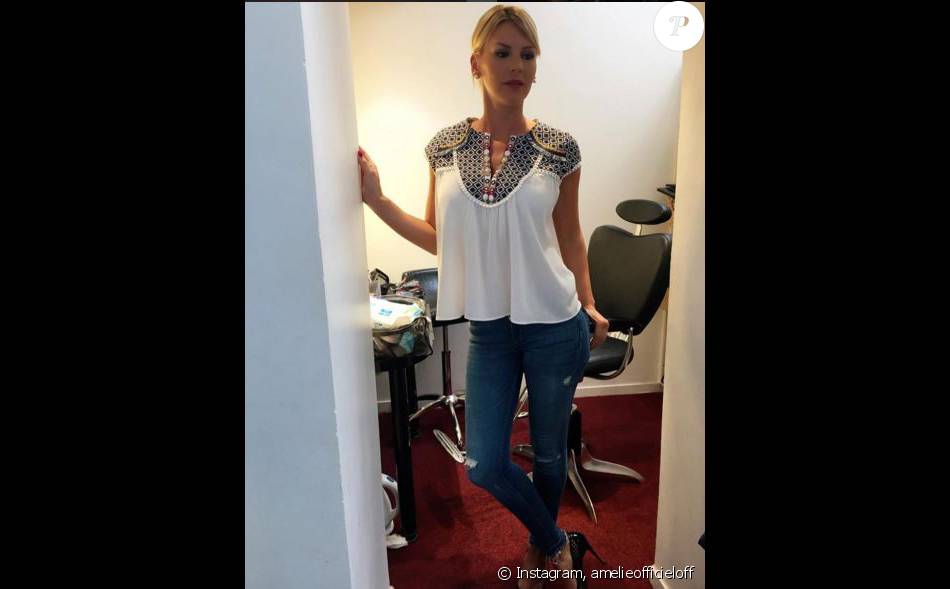 Amélie Neten Sexy Dans Les Loges Du Mad Mag Le 6 Avril 2016 Purepeople