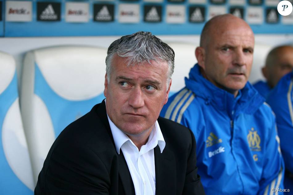 Didier Deschamps sur le banc de l'Olympique de Marseille lors du match ...