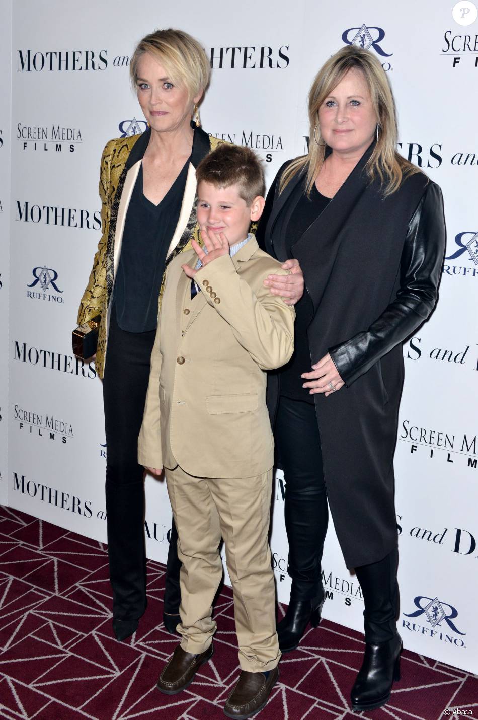 Sharon Stone, Laird Stone et Kelly Stone lors de la première de Mothers ...