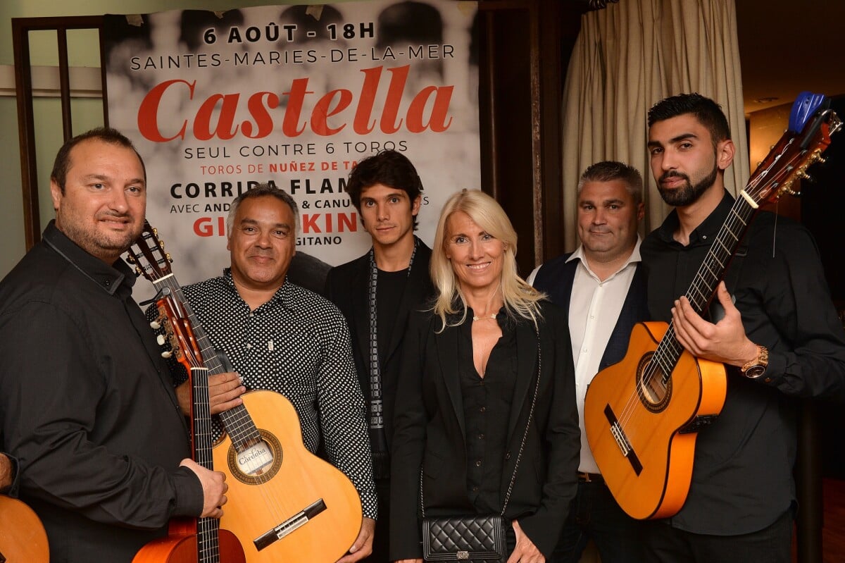 Photo : Exclusif - Sébastien Castella et Marie Sara entre André, Pablo ...