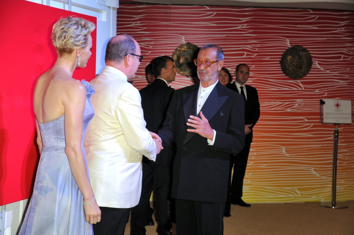 Photo : Le prince Albert II de Monaco et sa femme la princesse Charlène ...