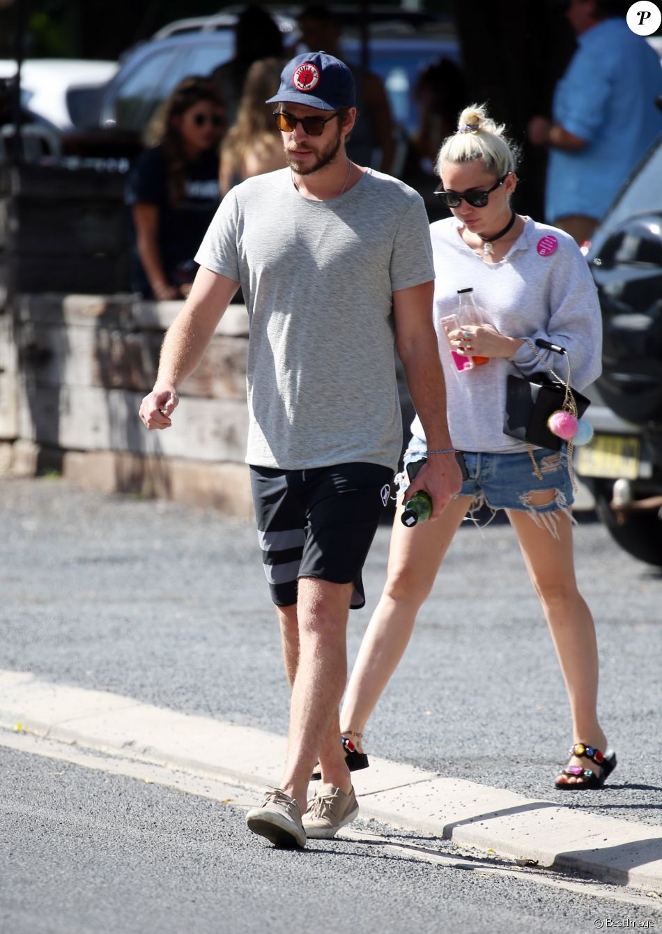 Liam Hemsworth et Miley Cyrus vont prendre le petit-déjeuner à Byron ...