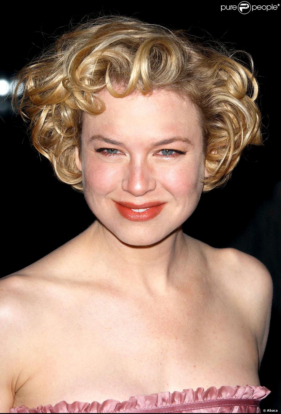 Renée Zellweger lors de la première de Chicago le 19 décembre 2002 ...