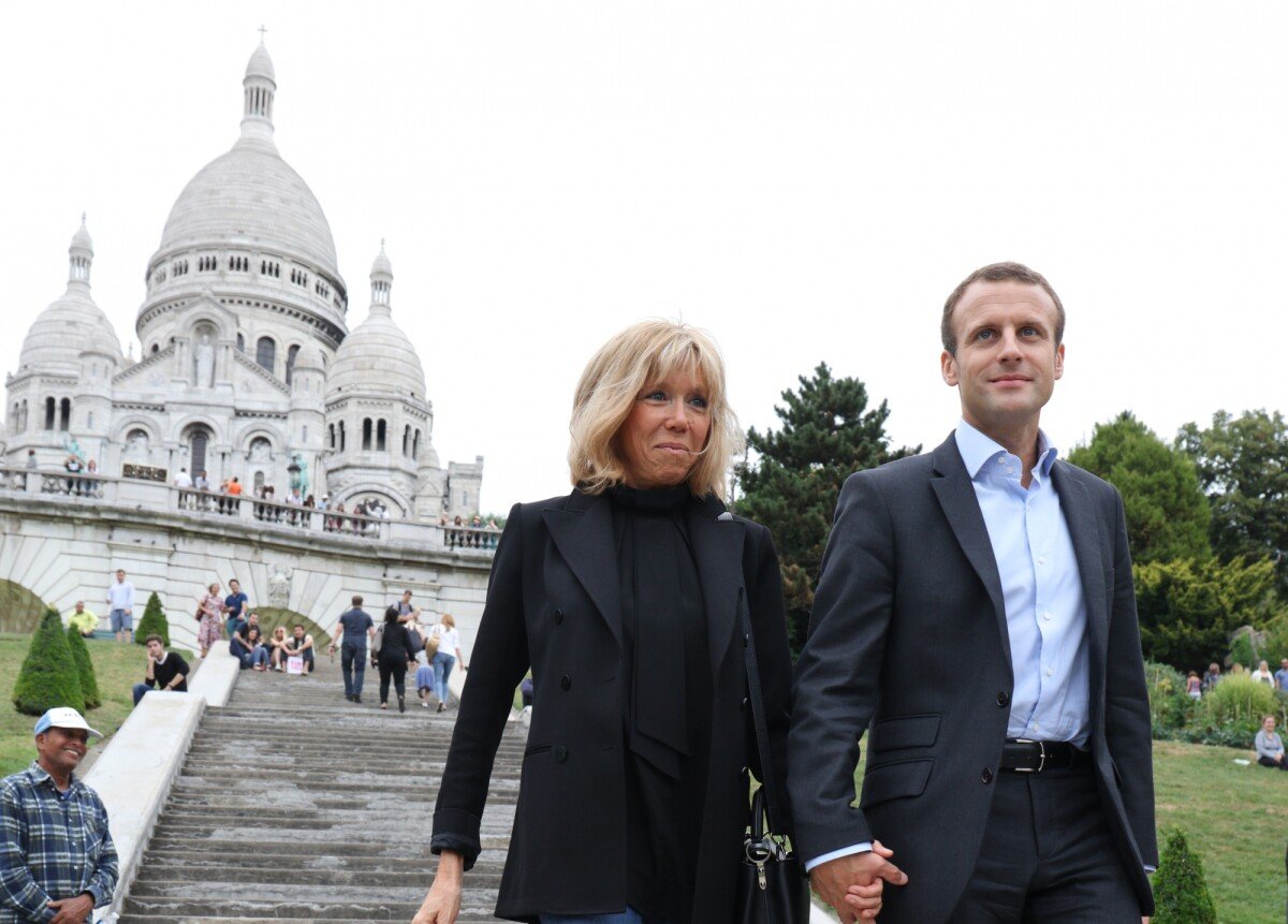 Photo : Emmanuel Macron et sa femme Brigitte Trogneux quittent la Maison de la Radio et vont ...