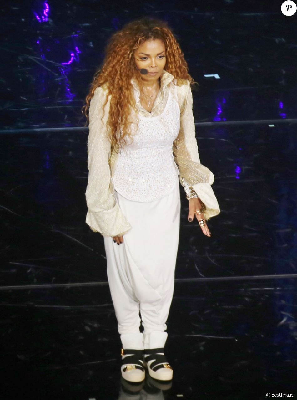 Janet Jackson fait son retour sur scène à Vancouver après environ cinq ...