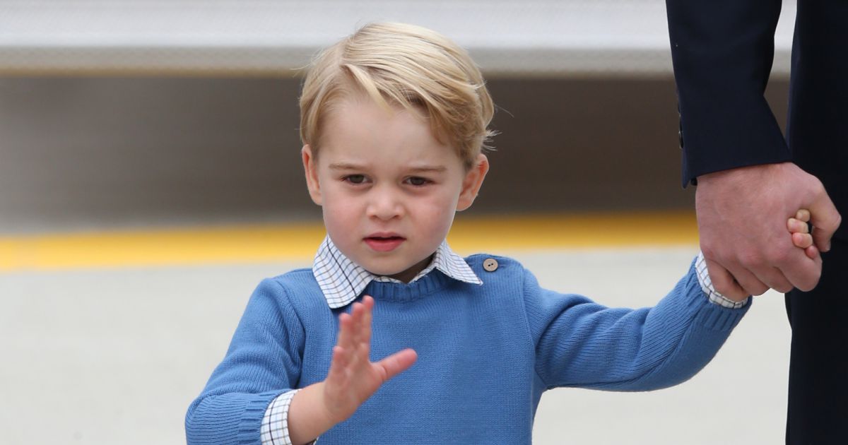 Le prince George de Cambridge à l'aéroport de Victoria le 24 septembre ...