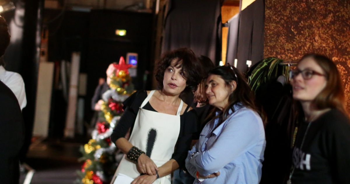 Exclusif - Isabelle Mergault en backstage - Enregistrement de la pièce ...