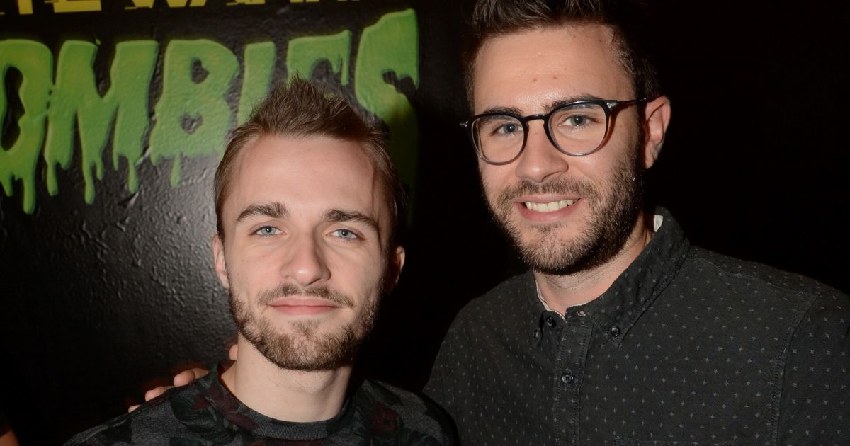 Squeezie, le youtubeur Cyprien Lov à la soirée de lancement du jeux ...