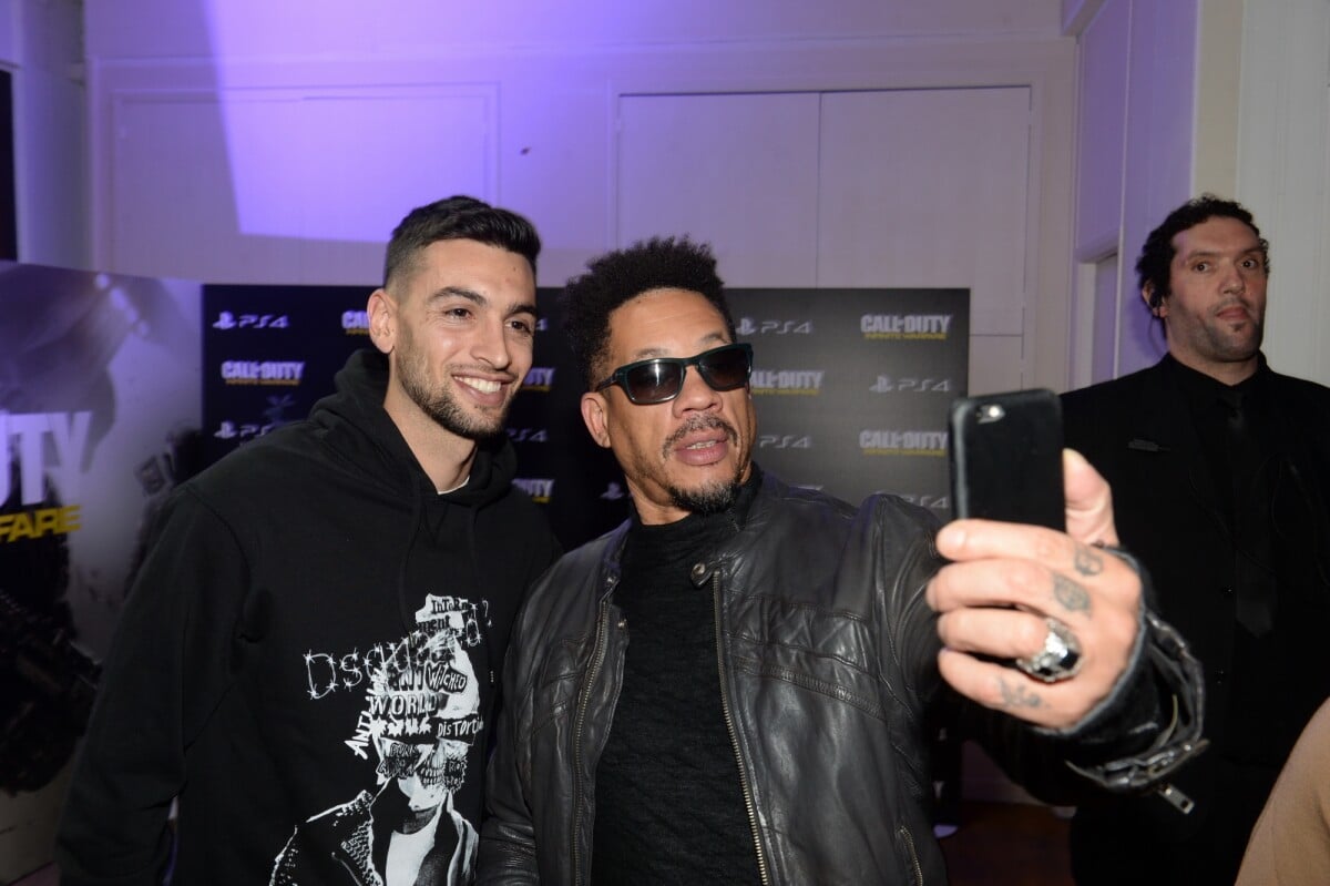 Photo : Javier Pastore et JoeyStarr à la soirée de lancement du jeux ...