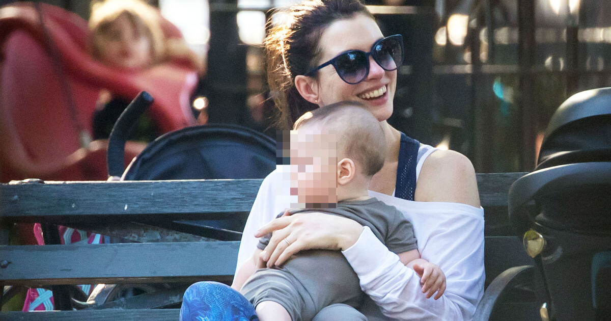 Anne Hathaway gaga de son irrésistible bébé Jonathan ! - Purepeople