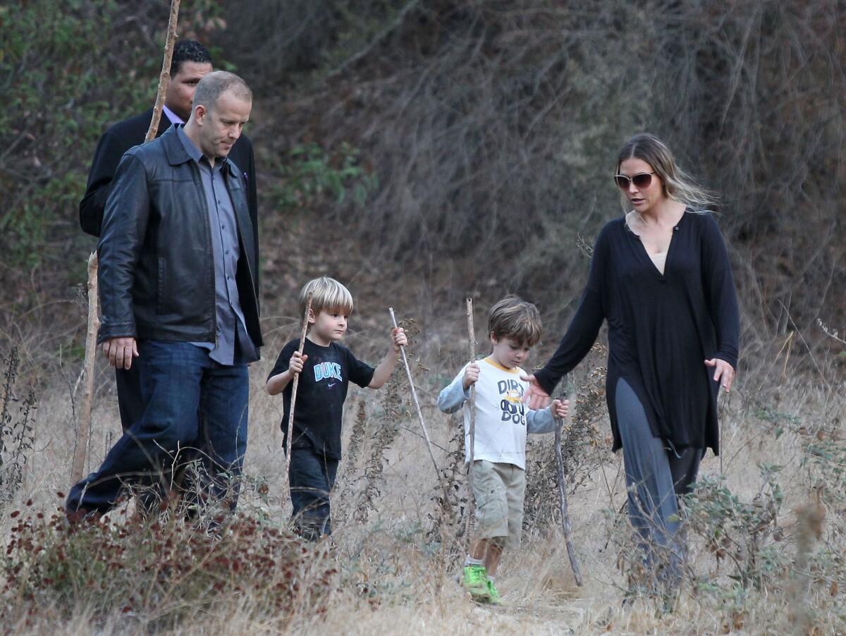 Photo : Brooke Mueller (ex-femme de Charlie Sheen) se promène dans la ...
