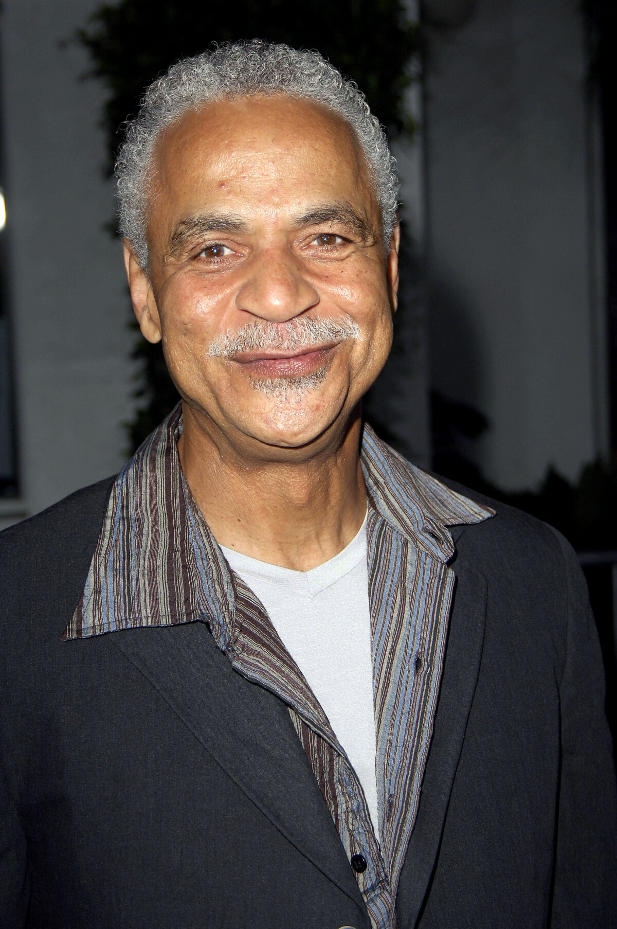 Photo : Ron Glass à l'avant-première du film "Serenity" à Los Angeles ...