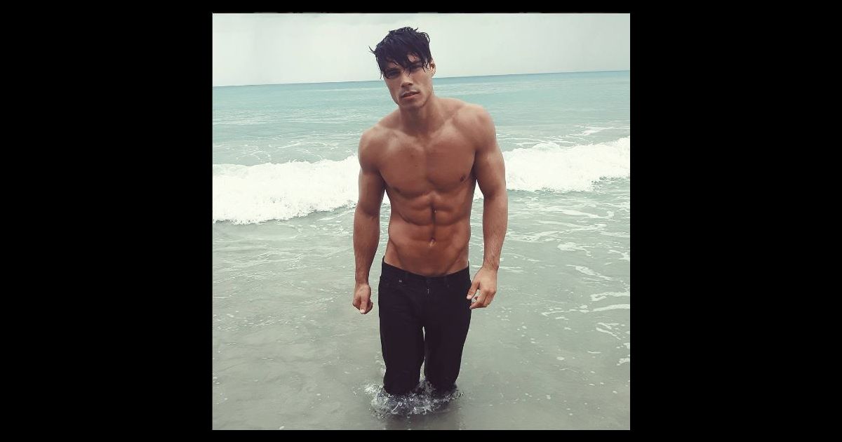 Carl Charron de The Game Of Love à la plage, Instagram, 2016 - Purepeople