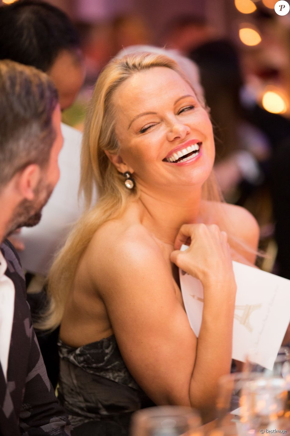 Pamela Anderson à la 40 ème édition The Best Awards à l'hôtel Four ...