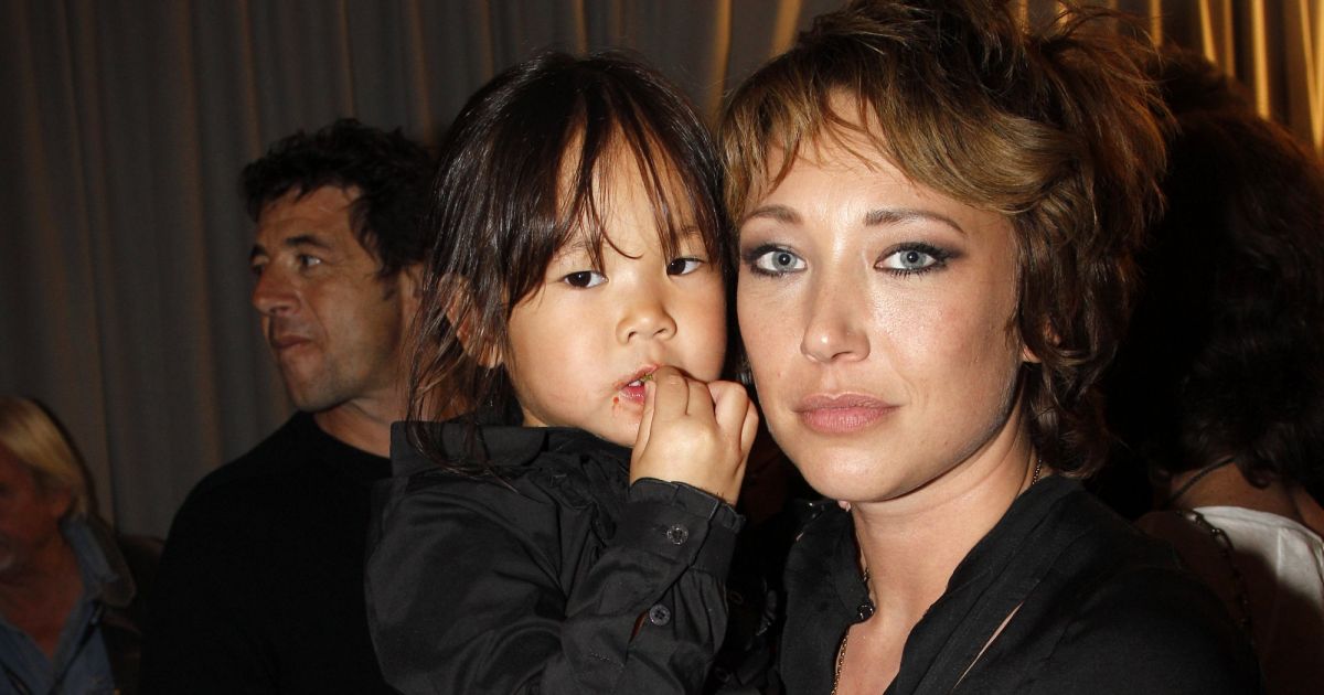 Exclusif - Laura Smet et sa soeur Joy au concert de Johnny Hallyday, au ...
