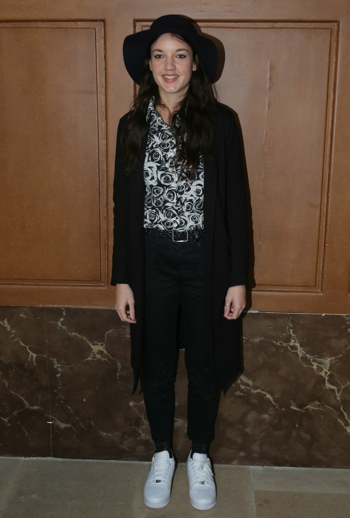 Photo : La chanteuse Jain (Jeanne Galice) au défilé de mode "agnès b ...