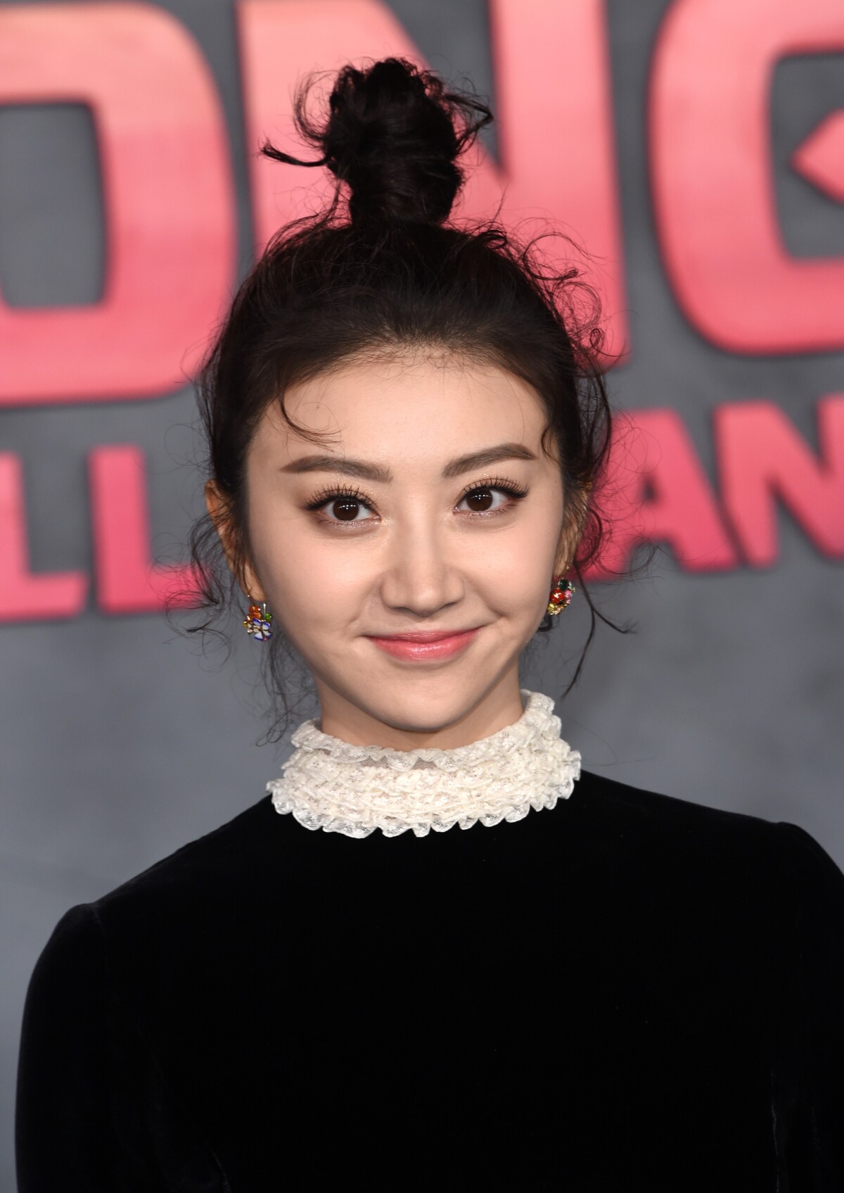 Photo : Tian Jing à la première de 'Kong: Skull Island' au théâtre ...