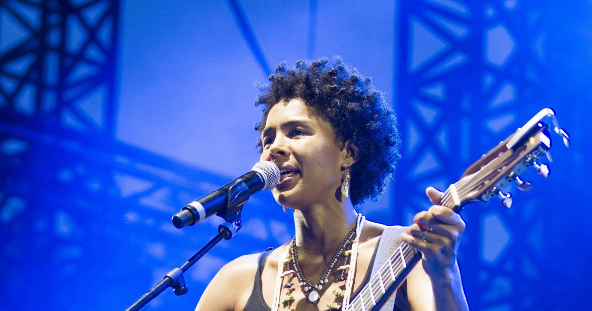 Ayo en concert lors du Festival Nuits du Sud à Vence le 19 juillet 2015 ...