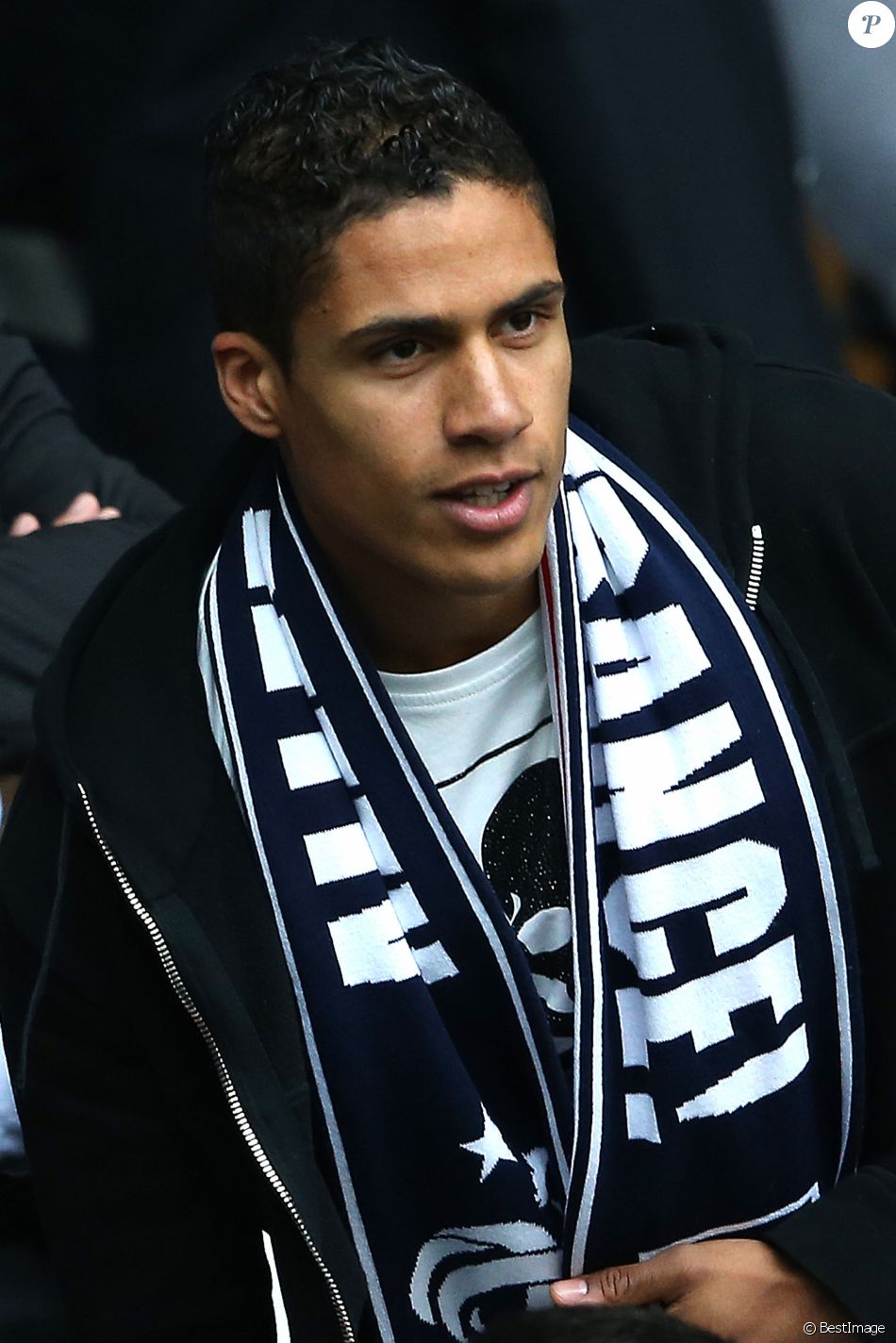 Raphaël Varane pendant le match de l'UEFA Euro 2016 France-Suisse au ...
