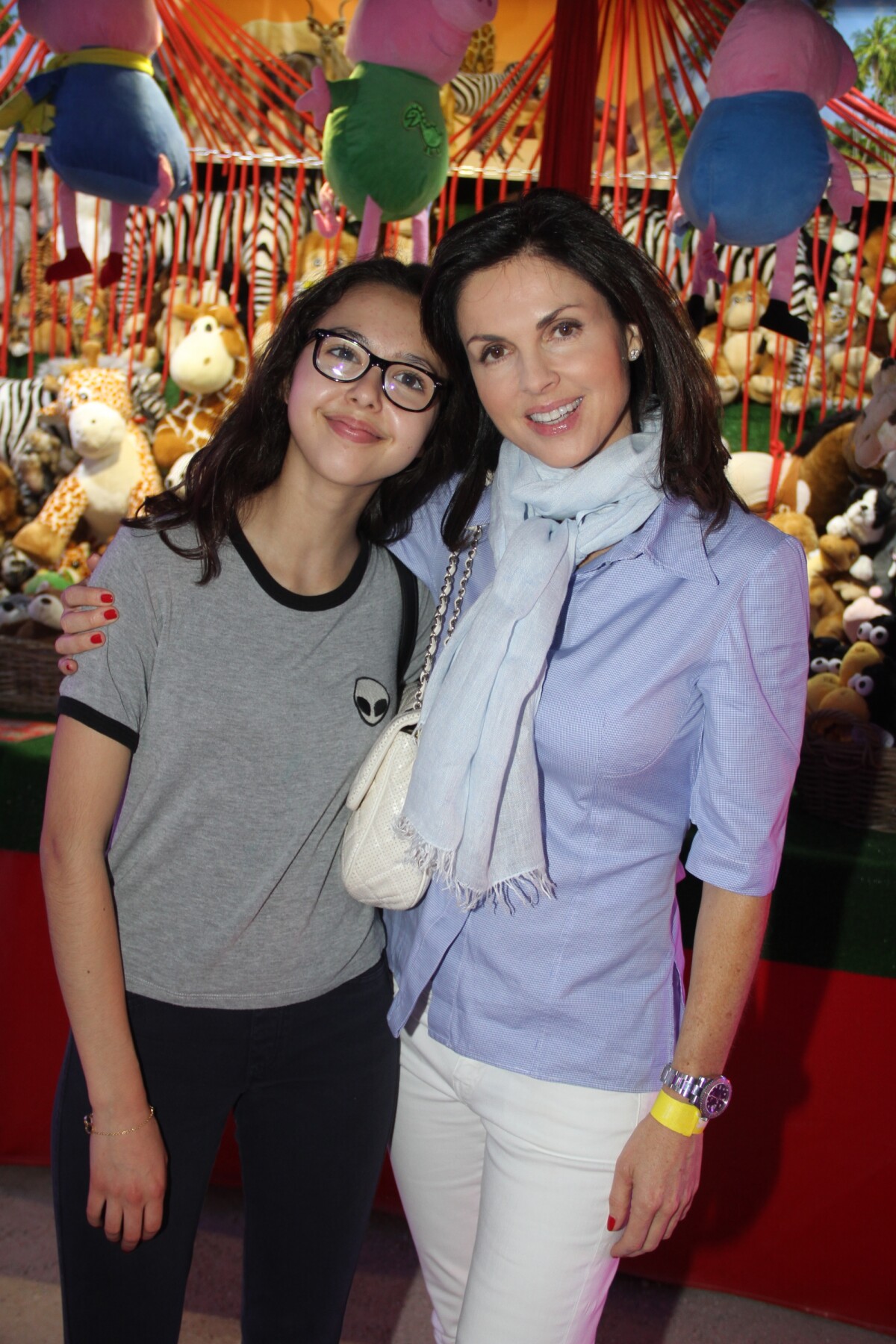 Photo : Caroline Barclay et sa fille Clara à l'inauguration de la fête ...