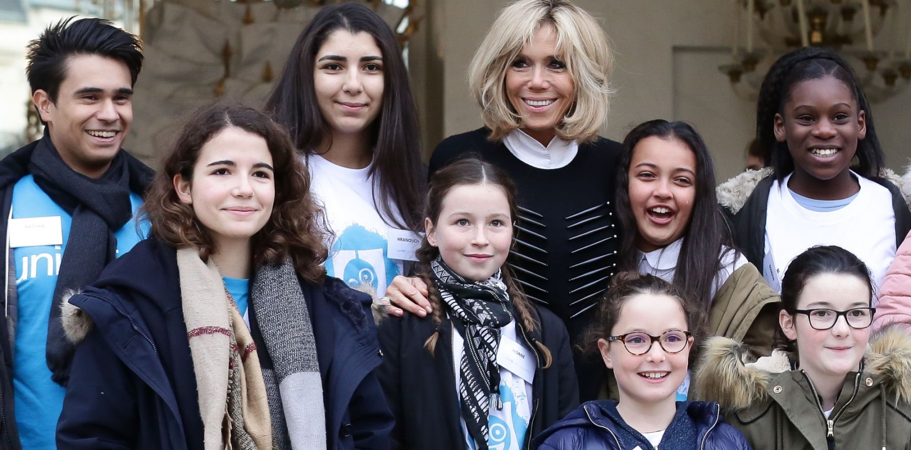 Brigitte et Emmanuel Macron entourés d'enfants : Journée joyeuse à l ...