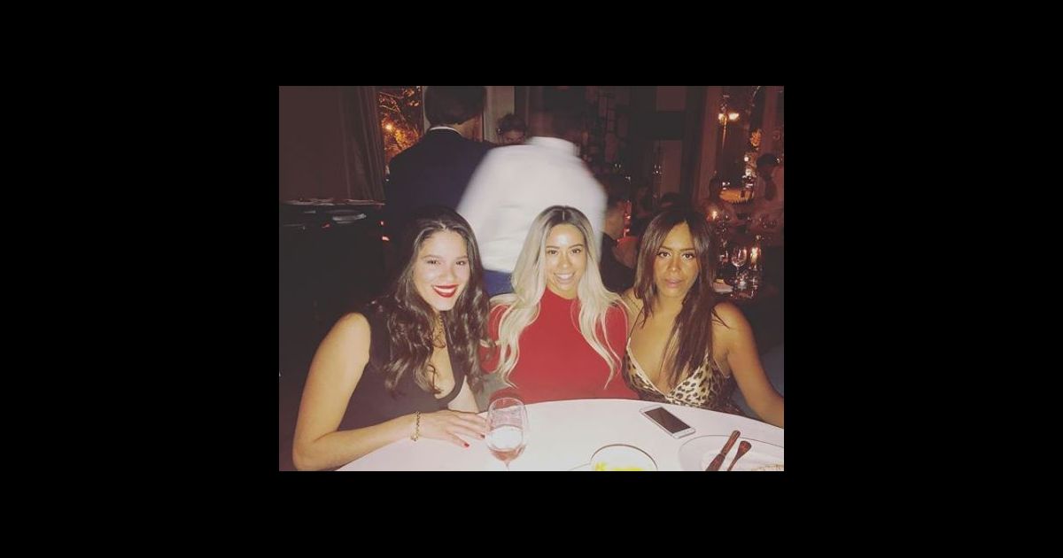 Amel Bent sexy en look félin pur une soirée entre filles. Instagram ...