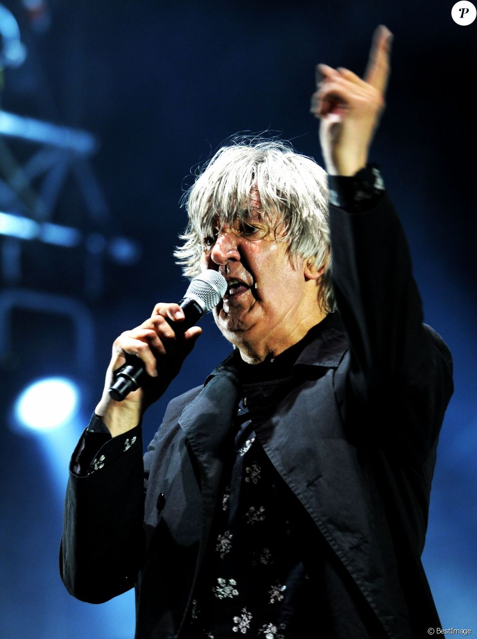 Jacques Higelin en concert pendant les Solidays à Paris - 23 juillet ...