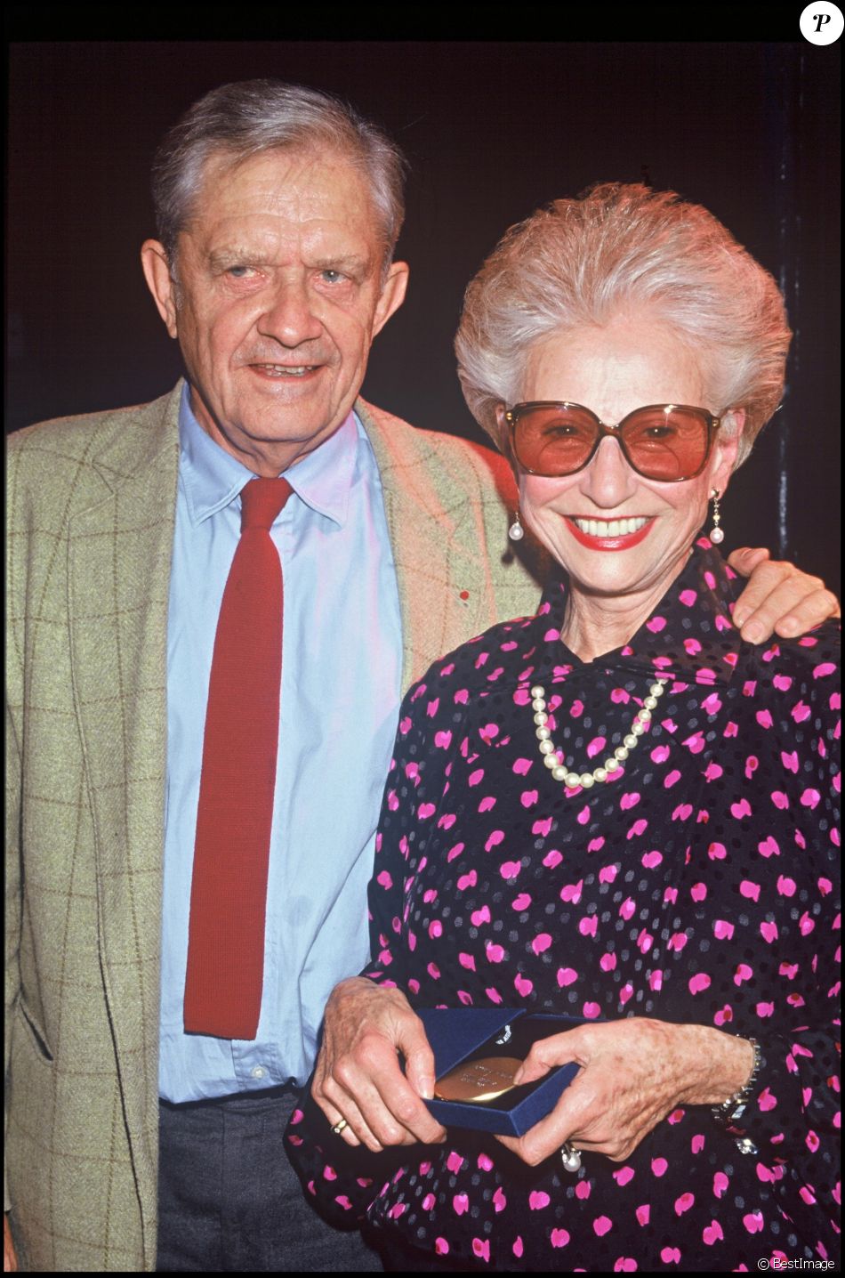 Pierre Delanoë et Paulette Coquatrix à Paris en 1991. - Purepeople