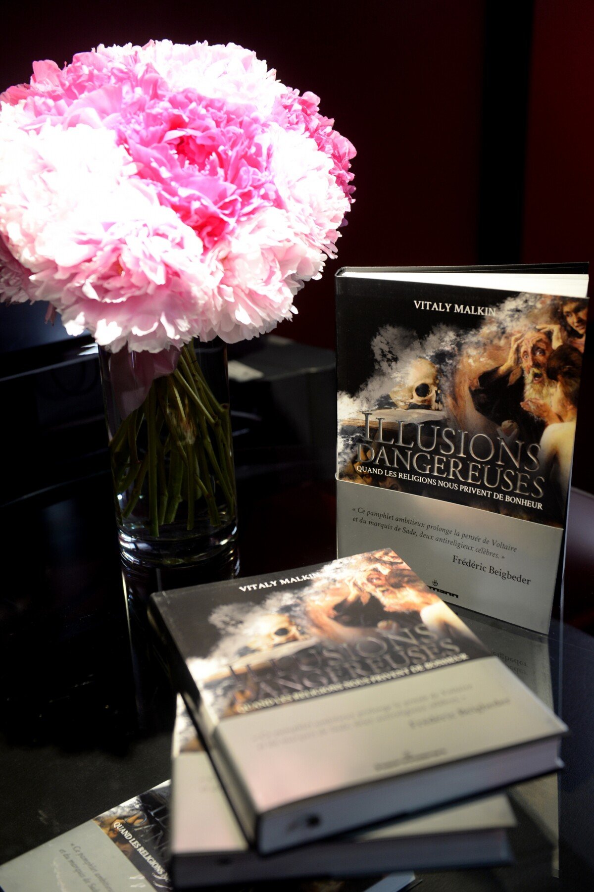 Photo : Semi-Exclusif - Illustration - Lancement du livre "Illusions ...