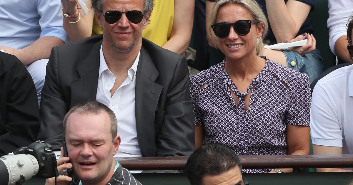 Arthur Sadoun et sa femme Anne-Sophie Lapix - People dans les tribunes ...