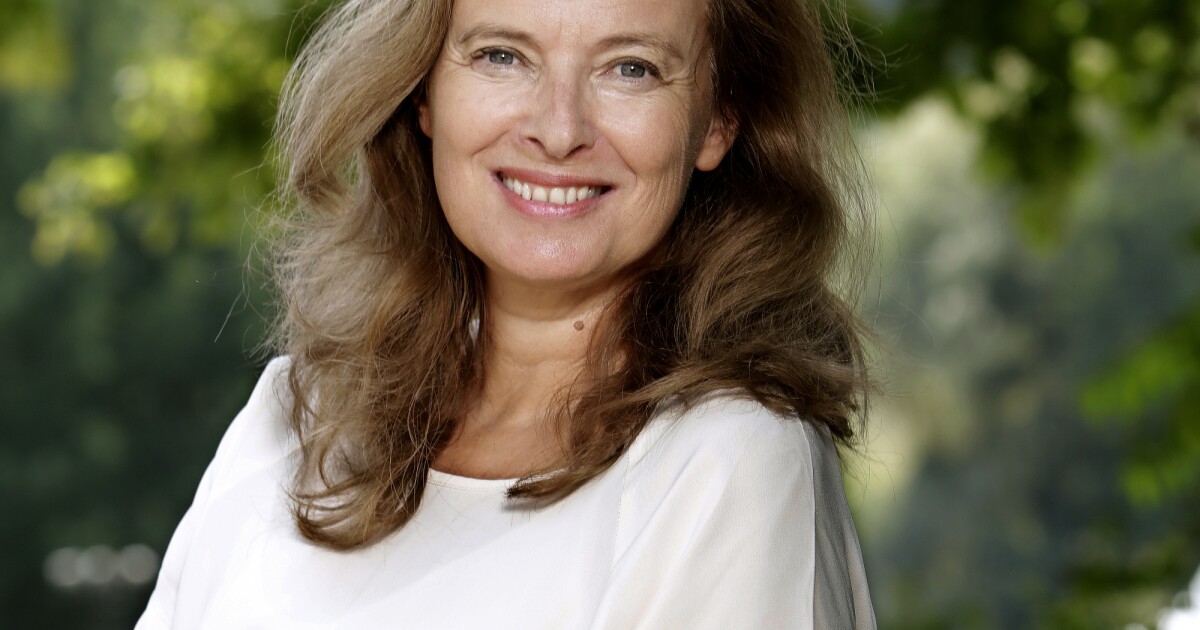 Valérie Trierweiler : Maman à la ligne parfaite, avec son fils Lorrain ...