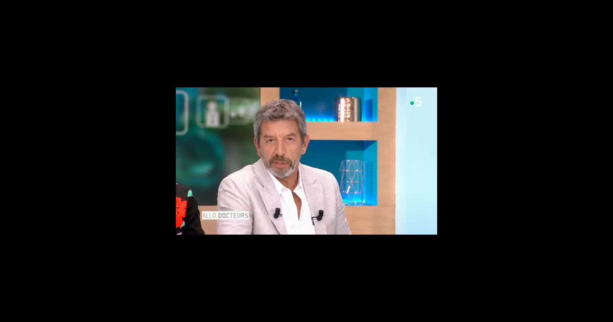 Michel Cymes fait ses adieux au Magazine de la santé... en chantant ...