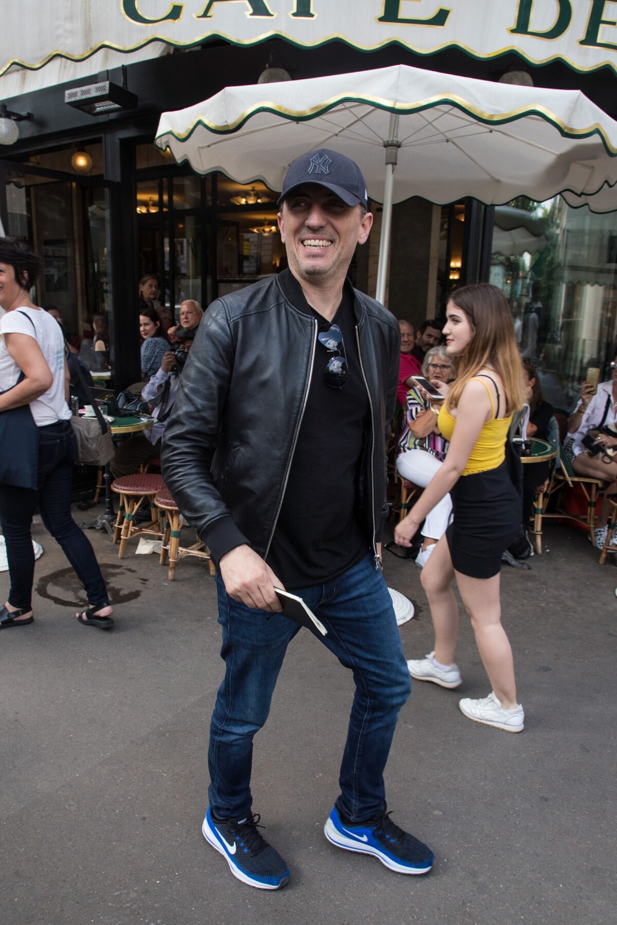 Photo : Semi-exclusif - Gad Elmaleh quitte le café de Flore après avoir ...