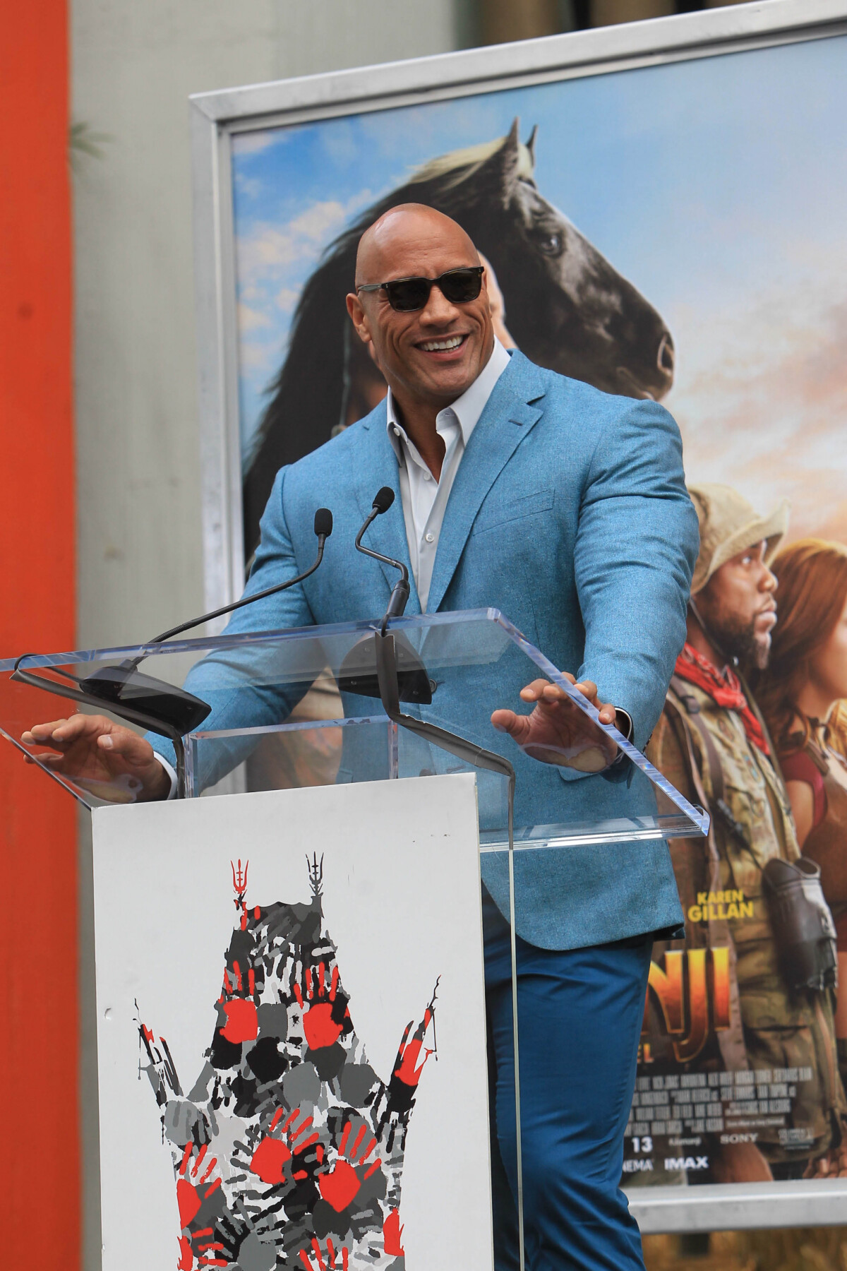 Photo : Dwayne Johnson (The Rock) - Kevin Hart laisse ses empreintes ...