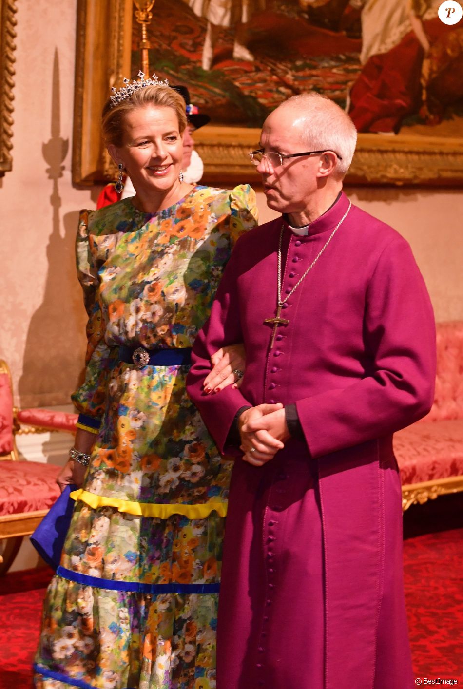 La princesse Mabel Wisse Smit d'Orange-Nassau et l'archevêque de ...