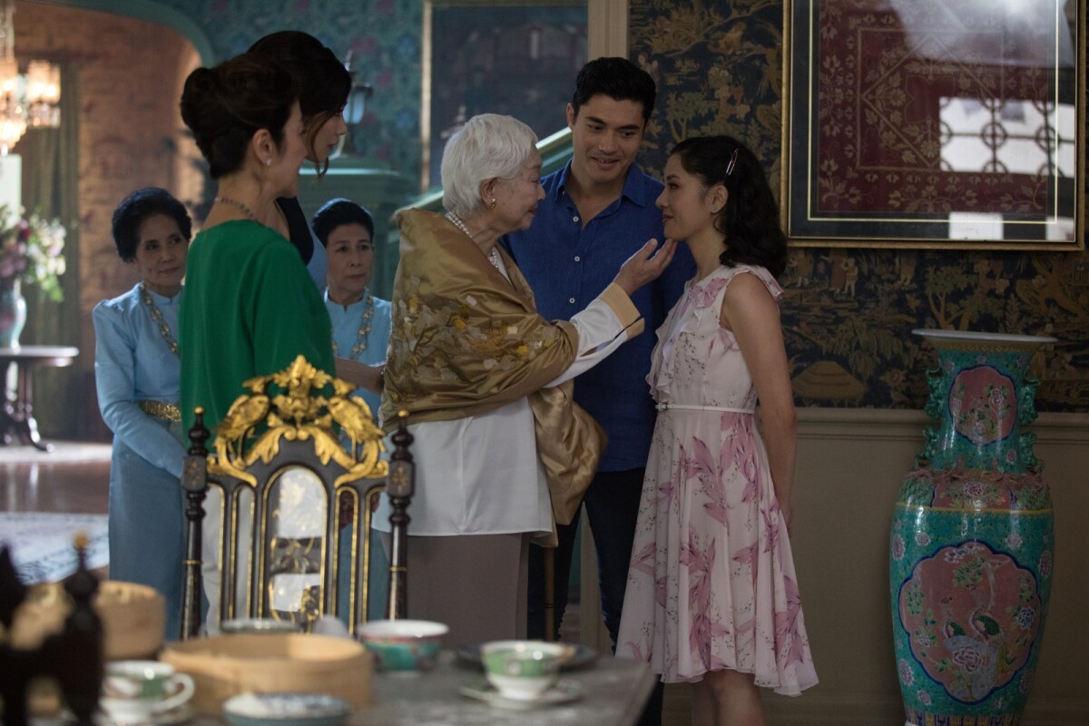 Photo : Constance Wu, Gemma Chan, Henry Golding, Lisa Lu, Michelle Yeoh ...