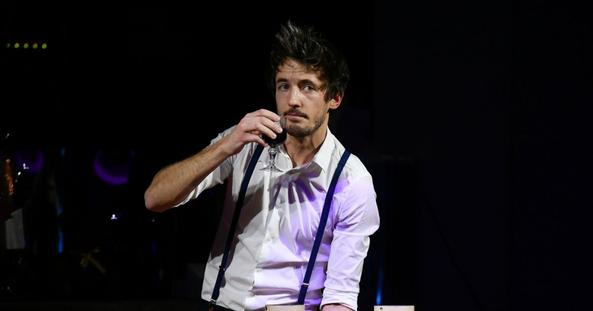Exclusif - Gus participe au Gala au profit de l'association Princesse ...