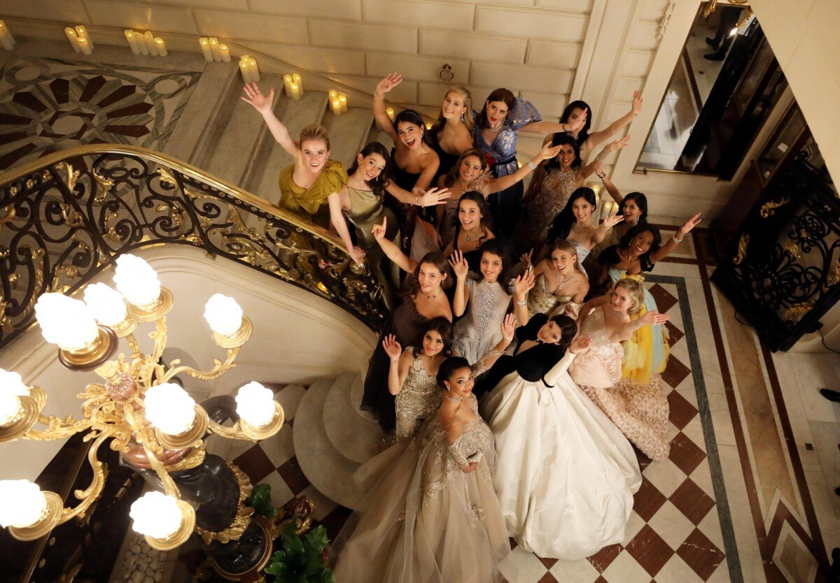 Photo : Exclusif - Julia McCaw (robe Giambattista Valli HC), Elizabeth ...