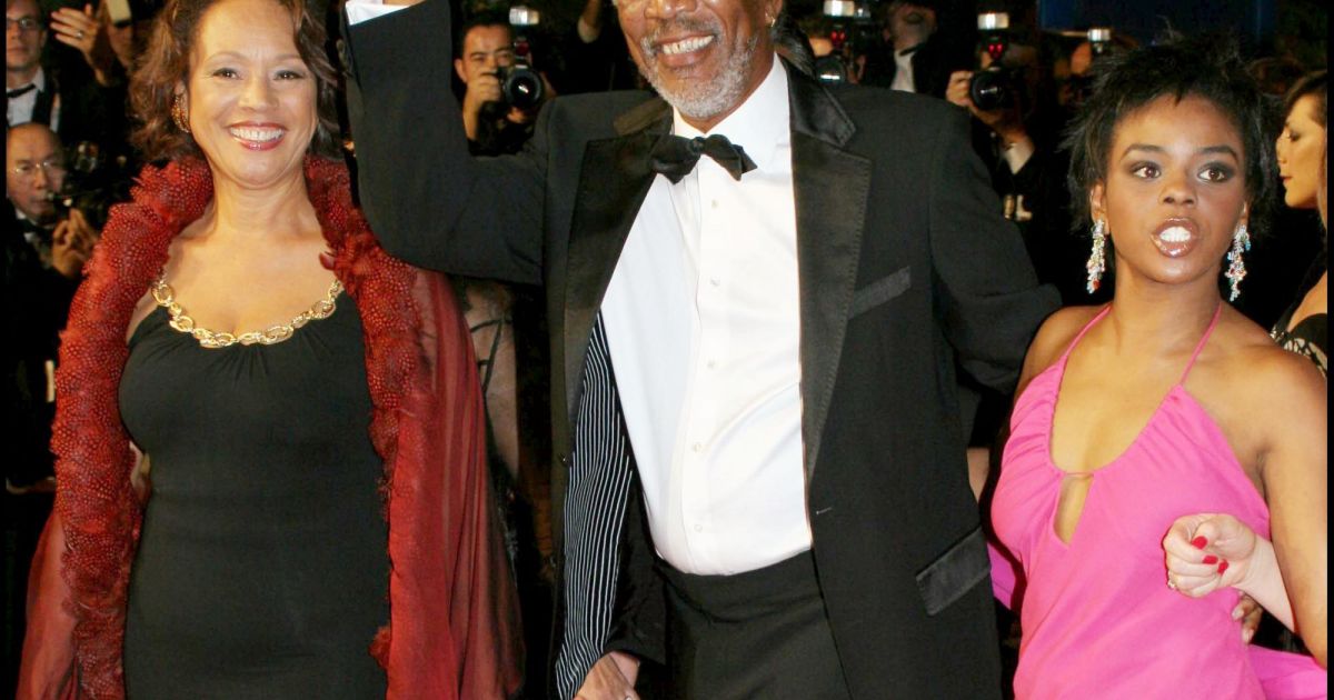 Morgan Freeman pose avec E'Dena Hines, la petite-fille de sa première ...